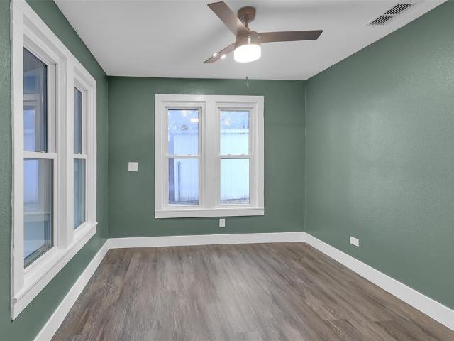 2 BR, 1 BA Apartment 611 West College Street, Jacksboro, TX 76458