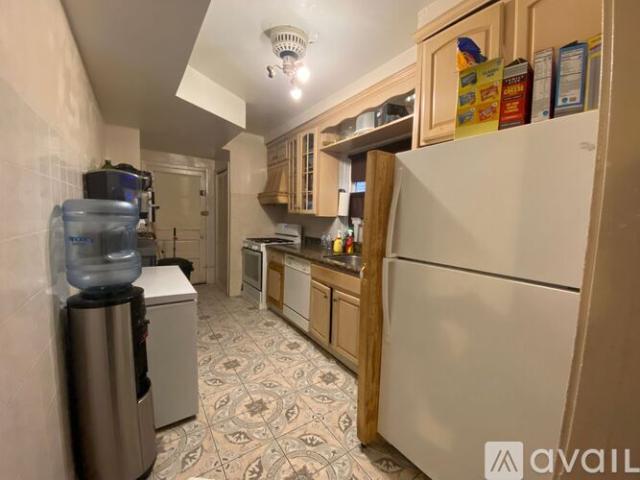 2 BR, 1 BA Apartment 6121 N Fairfield Ave, Unit 3, Chicago, IL 60659