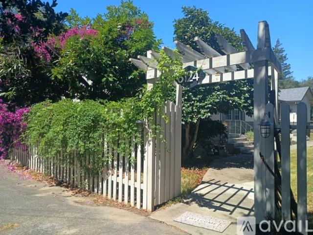 2 BR, 1 BA Apartment 6124 Van Alstine Ave Apartment A, Carmichael, CA 95608
