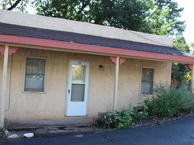 2 BR, 1 BA Apartment 612 High St Manitou Springs, CO 80829