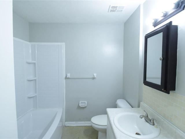 2 BR, 1 BA Apartment 6134 Southwest 11th Place, Gainesville, FL 32607