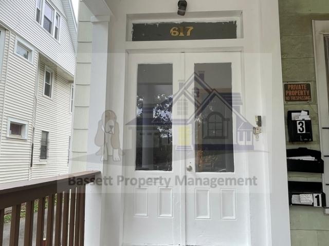 2 BR, 1 BA Apartment 617 Elm Street 2nd Floor, New Haven, CT 06511