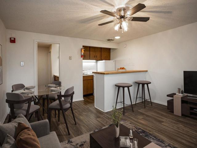 2 BR, 1 BA Apartment 614 Cedar Lane #2 Unit 0900 02, Knoxville, TN 37912