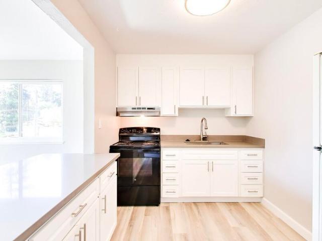 2 BR, 1 BA Apartment 616 Canyon Road, Redwood City, CA 94062