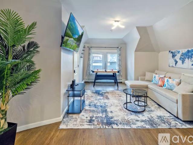 2 BR, 1 BA Apartment 61 Washington Terrace, Unit 1, East Orange, NJ 07017