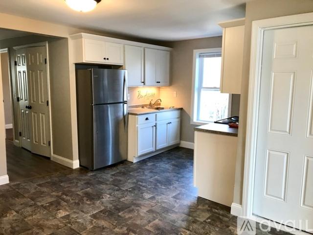 2 BR, 1 BA Apartment 61 West St, Unit 61B, Vernon, CT 06066