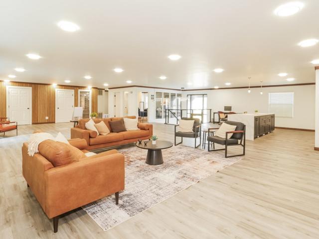 2 BR, 1 BA Apartment 6201 Northwest 70th Street Unit 2 beds, 1 bath, $1150, Kansas City, MO 64151