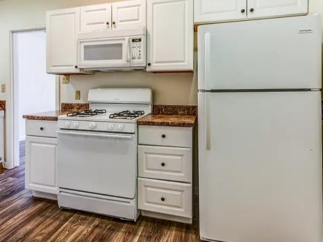 2 BR, 1 BA Apartment 620 N Litchfield Rd Unit 230, Goodyear, AZ 85338