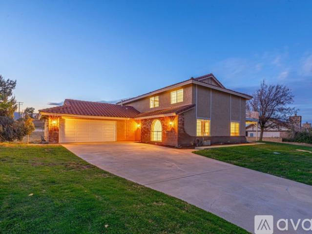 2 BR, 1 BA Apartment 6215 West Avenue M 8, Palmdale, CA 93551