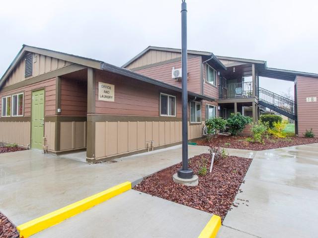 2 BR, 1 BA Apartment 621 N Douglas St, Canby, OR 97013