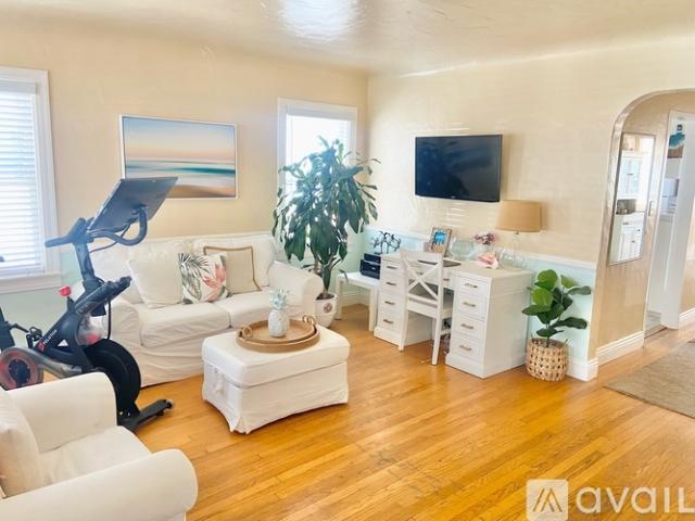 2 BR, 1 BA Apartment 621 North Lucia Avenue, Redondo Beach, CA 90277