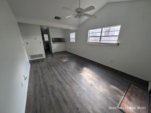 2 BR, 1 BA Apartment 622 Mill St San Marcos, TX 78666