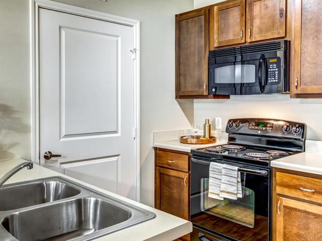 2 BR, 1 BA Apartment 6230 Crow Ln, Austin, TX 78745