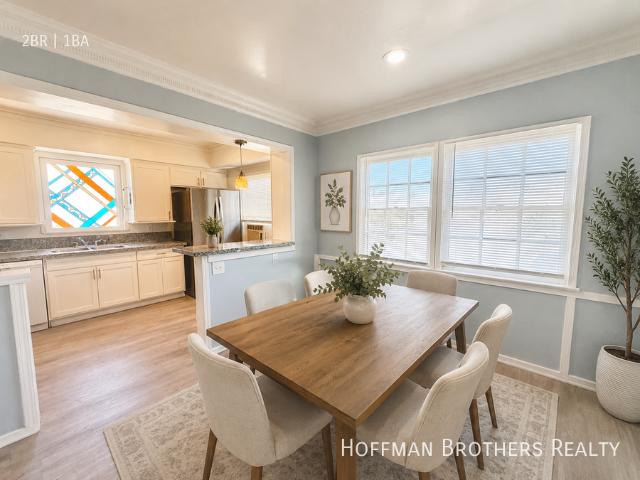 2 BR, 1 BA Apartment 624 N Sycamore Ave, Los Angeles, CA 90036
