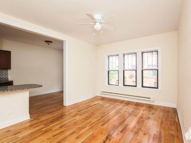 2 BR, 1 BA Apartment 628 West Cornelia, Chicago, IL 60657