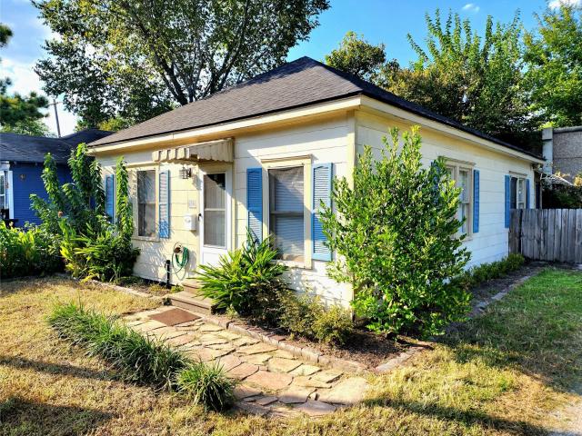 2 BR, 1 BA Apartment 6306 Stillman Street, Houston, TX 77007