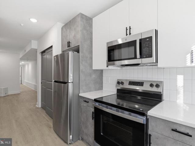 2 BR, 1 BA Apartment 630 W Cumberland St, Philadelphia, PA 19133