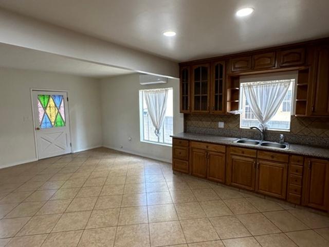 2 BR, 1 BA Apartment 6323 Miles Ave, Unit 1, Huntington Park, CA 90255