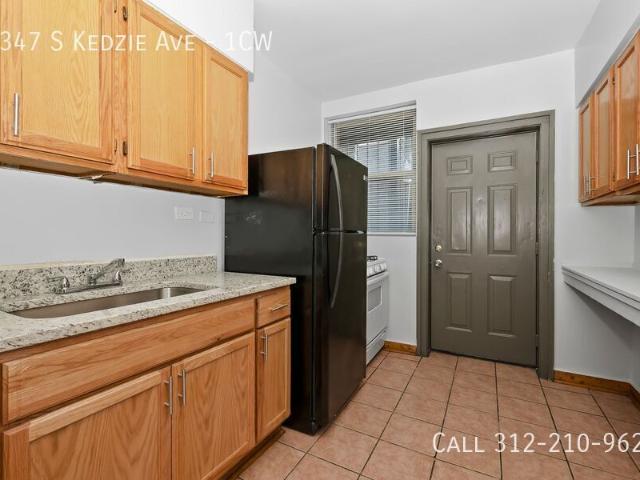 2 BR, 1 BA Apartment 6347 S Kedzie Ave, Chicago, IL 60629