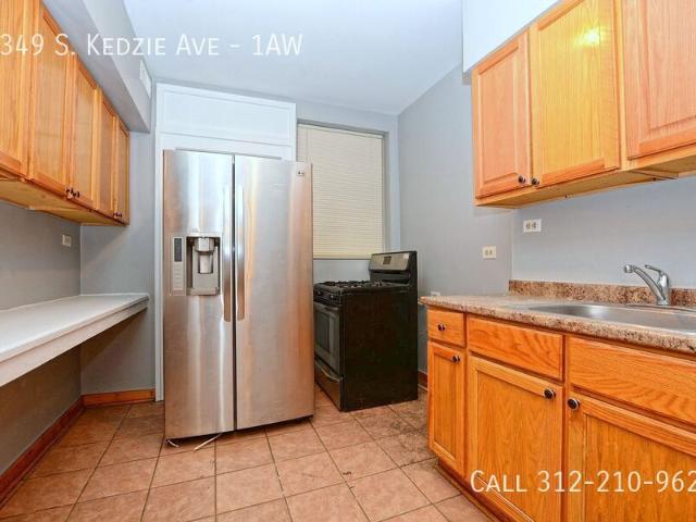 2 BR, 1 BA Apartment 6349 S. Kedzie Ave, Chicago, IL 60629