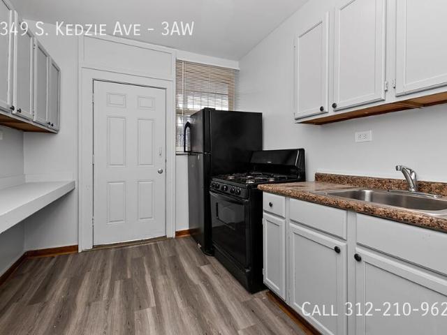 2 BR, 1 BA Apartment 6349 S. Kedzie Ave, Chicago, IL 60629