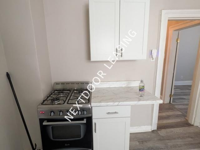 2 BR, 1 BA Apartment 6 Jordan Ave, Jersey City, NJ 07306