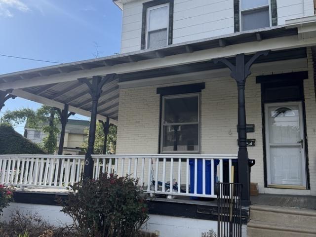 2 BR, 1 BA Apartment 6 S Cedar Ln, Upper Darby, PA 19082