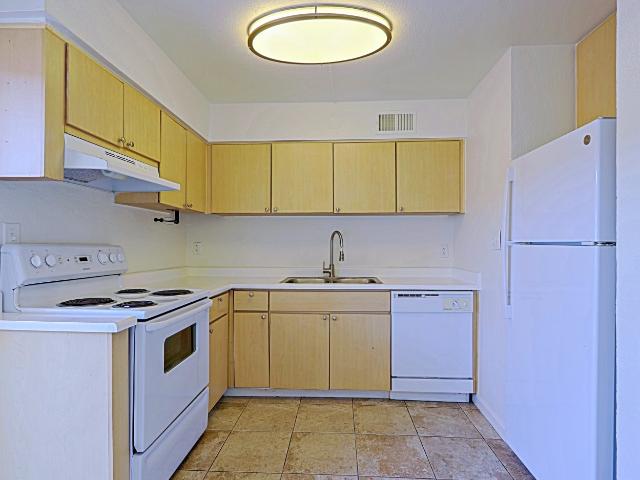 2 BR, 1 BA Apartment 7440 East Thomas Road Unit 214, Scottsdale, AZ 85251