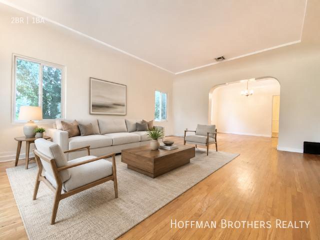 2 BR, 1 BA Apartment 749 S Ogden Dr, Los Angeles, CA 90036