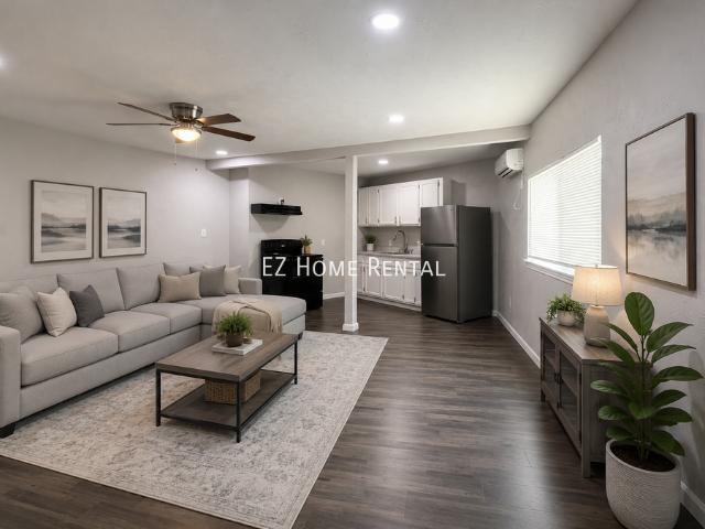 2 BR, 1 BA Apartment 7515 Bayway Drive, Baytown, TX 77520