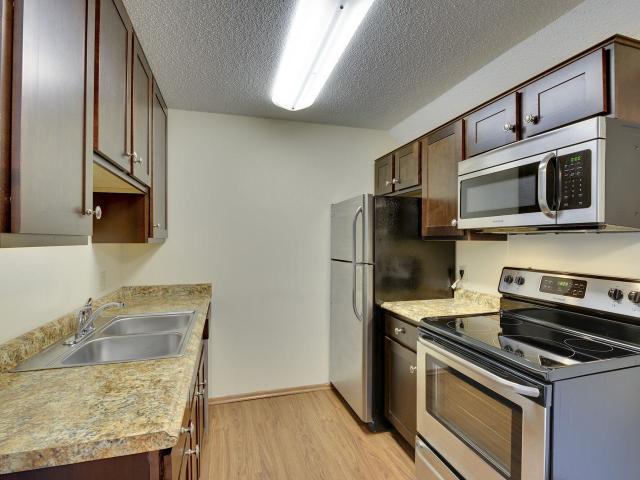2 BR, 1 BA Apartment 751 1st Ave NW Unit 691 201, Saint Paul, MN 55112