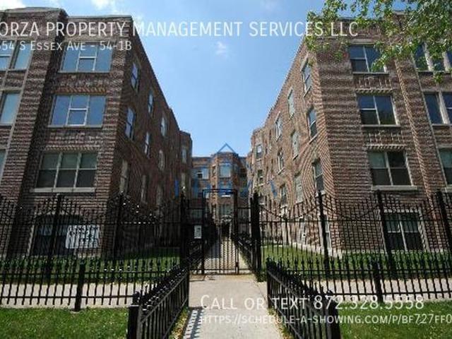 2 BR, 1 BA Apartment 7554 S Essex Ave, Chicago, IL 60649