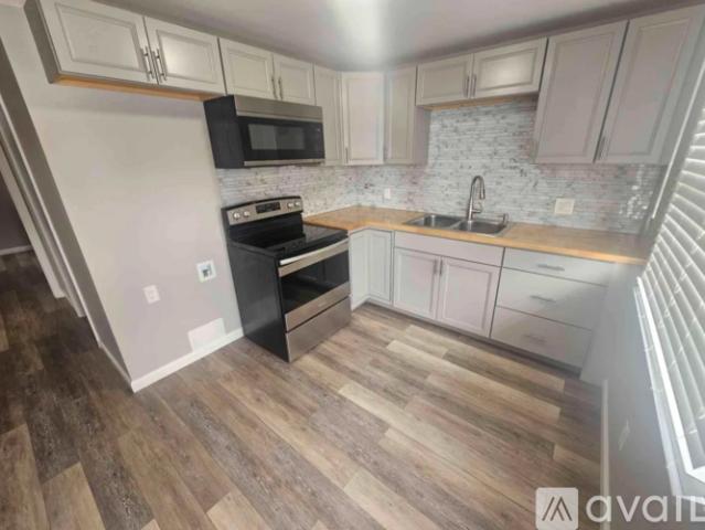 2 BR, 1 BA Apartment 75 S Shortridge Rd, Indianapolis, IN 46219