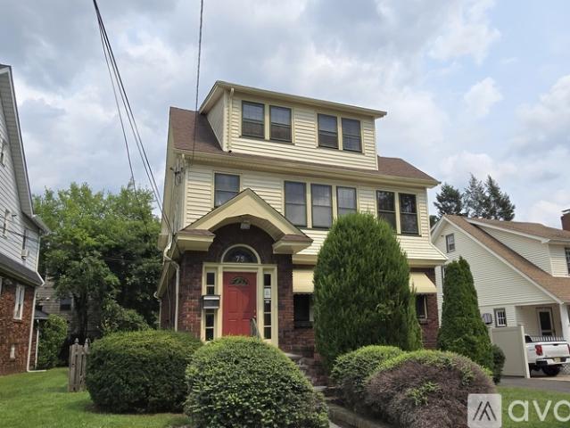 2 BR, 1 BA Apartment 75 Williamson Avenue, Unit 2, Bloomfield, NJ 07003