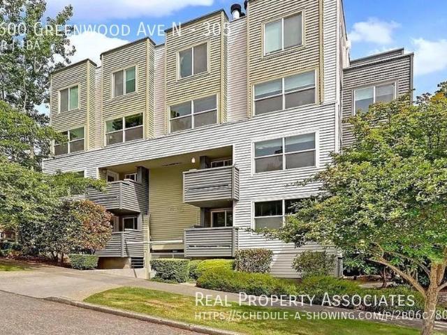 2 BR, 1 BA Apartment 7600 Greenwood Ave N, Seattle, WA 98103