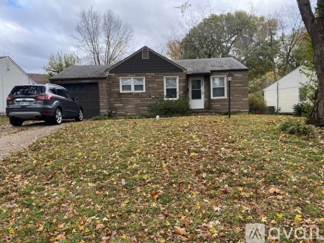 2 BR, 1 BA Apartment 7605 Locust St, Kansas City, MO 64131