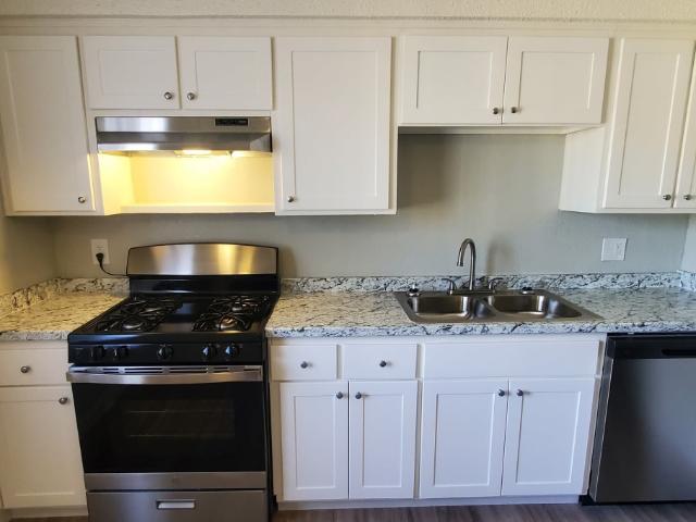 2 BR, 1 BA Apartment 7640 Auburn Blvd Unit 11, Citrus Heights, CA 95610