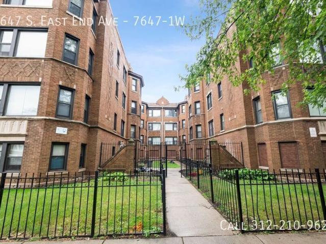 2 BR, 1 BA Apartment 7647 S. East End Ave, Chicago, IL 60649