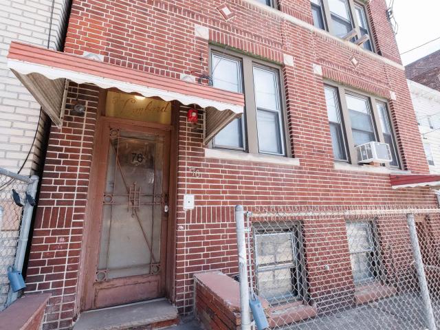 2 BR, 1 BA Apartment 76 Romaine Ave, Jersey City, NJ 07306
