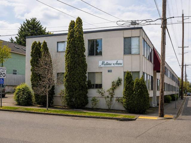 2 BR, 1 BA Apartment 7720 E Burnside St #101 Unit 111, Portland, OR 97213