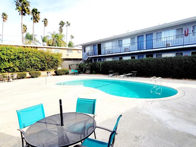2 BR, 1 BA Apartment 7756 California Ave Unit 201, Riverside, CA 92504