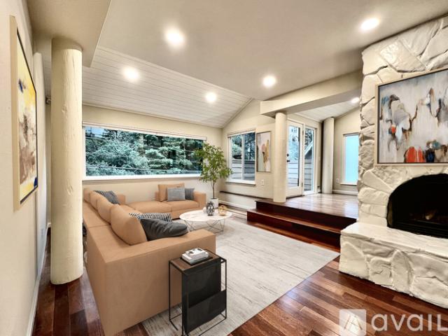 2 BR, 1 BA Apartment 7765 Claremont Avenue, Oakland, CA 94705