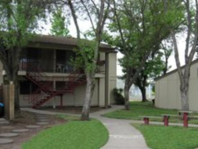 2 BR, 1 BA Apartment 7770 Division Rd, White City, OR 97503