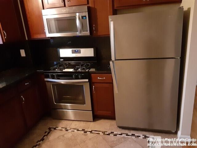 2 BR, 1 BA Apartment 77 Thingvalla Ave, Unit 75, Belmont, MA 02478