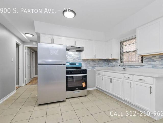 2 BR, 1 BA Apartment 7900 S. Paxton Ave Chicago, IL 60617