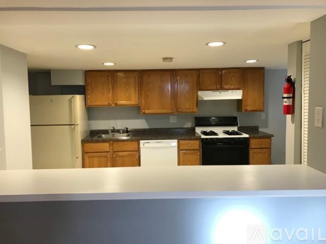 2 BR, 1 BA Apartment 7912 Glenbrook Rd, Unit Basement, Bethesda, MD 20814