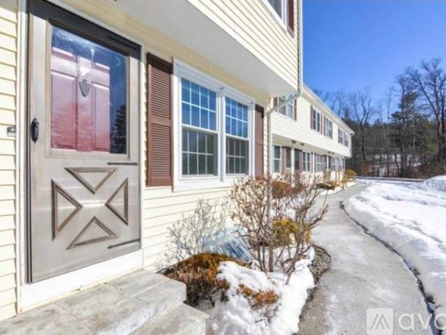 2 BR, 1 BA Apartment 794 Court St, Unit D, Keene, NH 03431