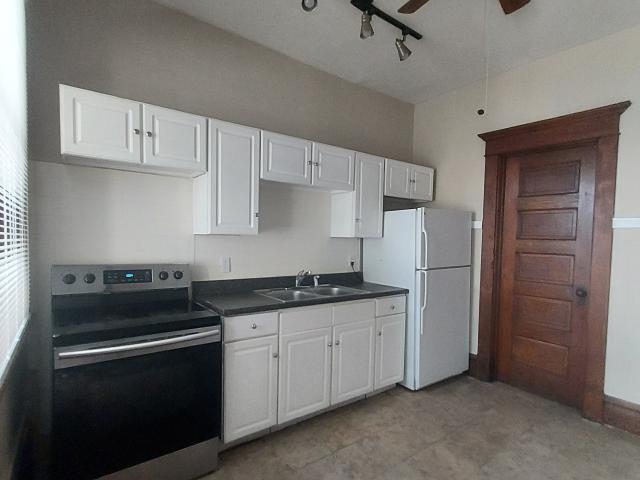 2 BR, 1 BA Apartment 79 W Church St, Newark, OH 43055