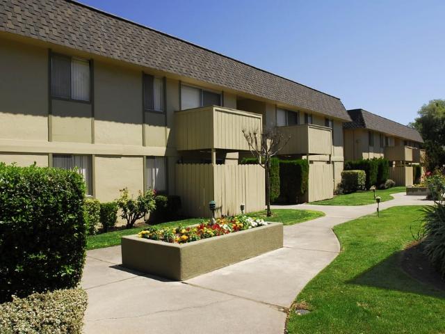 2 BR, 1 BA Apartment 7007 Inglewood Ave, Stockton, CA 95207
