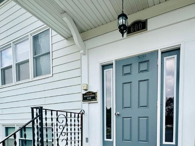 2 BR, 1 BA Apartment 700 Whitman Street, Belvidere, IL 61008